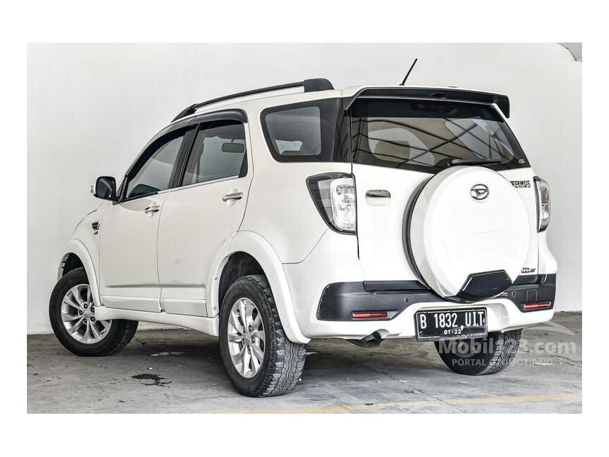 Jual Mobil Daihatsu Terios 2016 R 1.5 di Jawa Barat Automatic SUV Putih ...