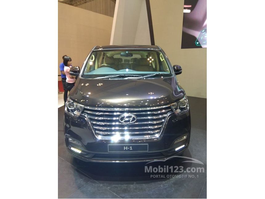 Jual Mobil Hyundai H-1 2018 Elegance 2.4 di Jawa Barat Automatic MPV ...