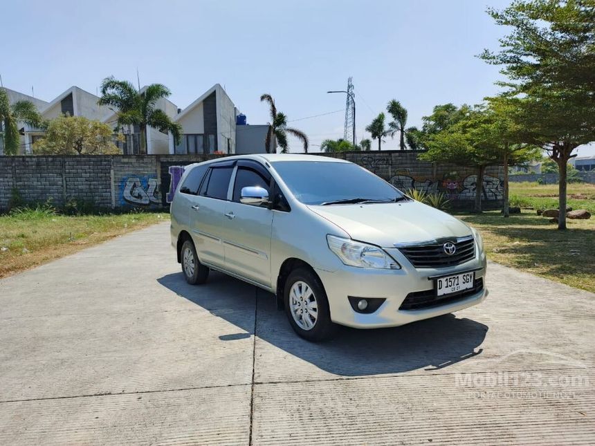 Jual Mobil Toyota Kijang Innova 2013 E 2.0 di Jawa Barat Automatic MPV ...