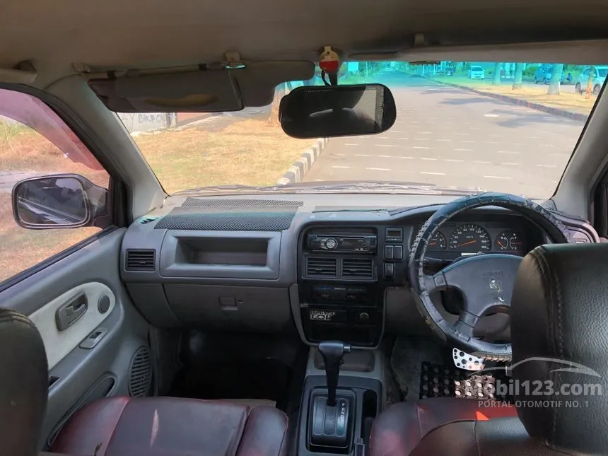 Jual Mobil Isuzu Panther 2003 TOURING 2.5 di Banten Automatic SUV ...