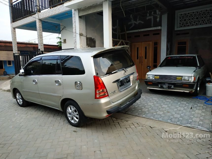 Jual Mobil Toyota Kijang Innova 2004 V 2.0 di Banten Automatic MPV ...