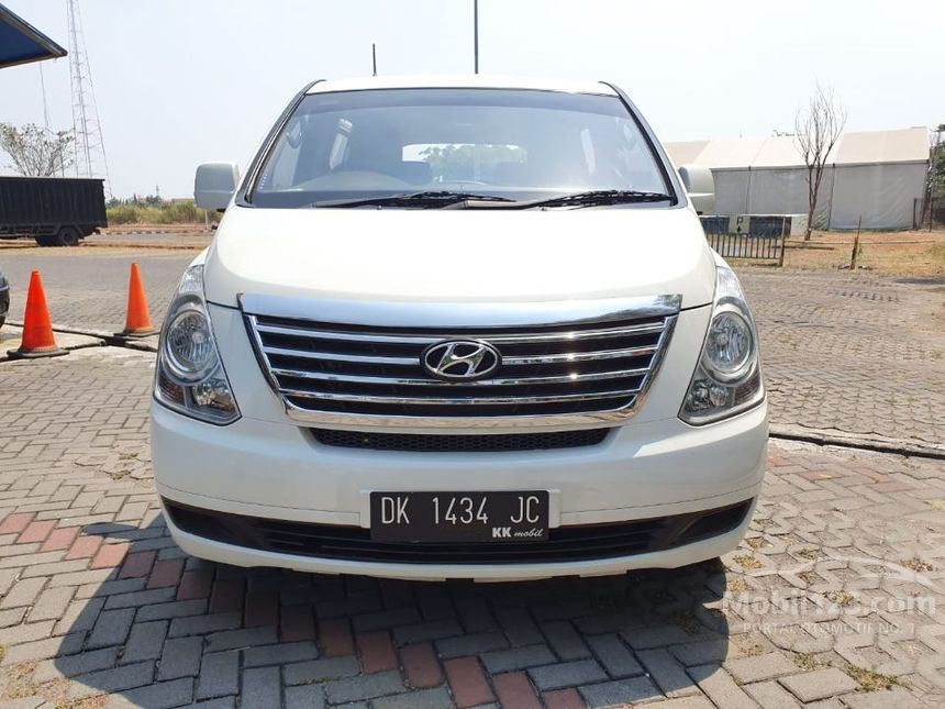 Jual Mobil Hyundai H-1 2013 Classic 2.5 di Jawa Timur Manual MPV Putih ...