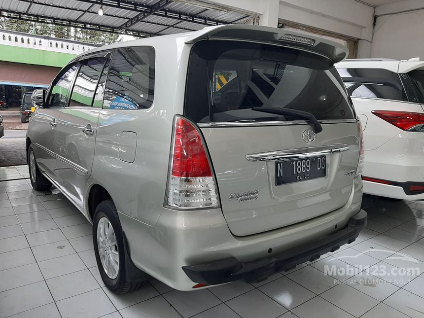 Jual Mobil Toyota Kijang Innova 2011 V 2.0 di Jawa Timur Automatic MPV ...
