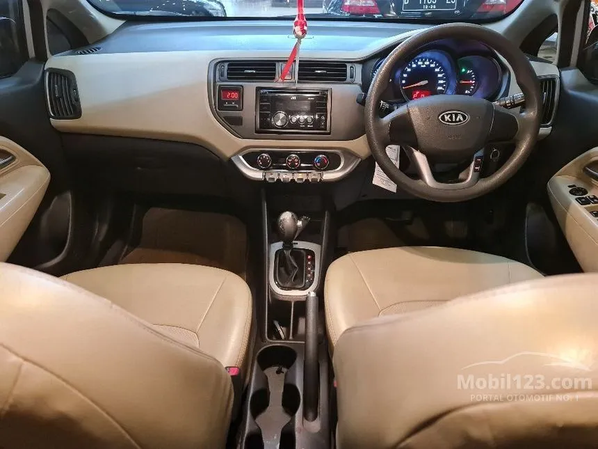 Jual Mobil KIA Rio 2012 UB 1.4 di Jawa Barat Automatic Hatchback Silver ...