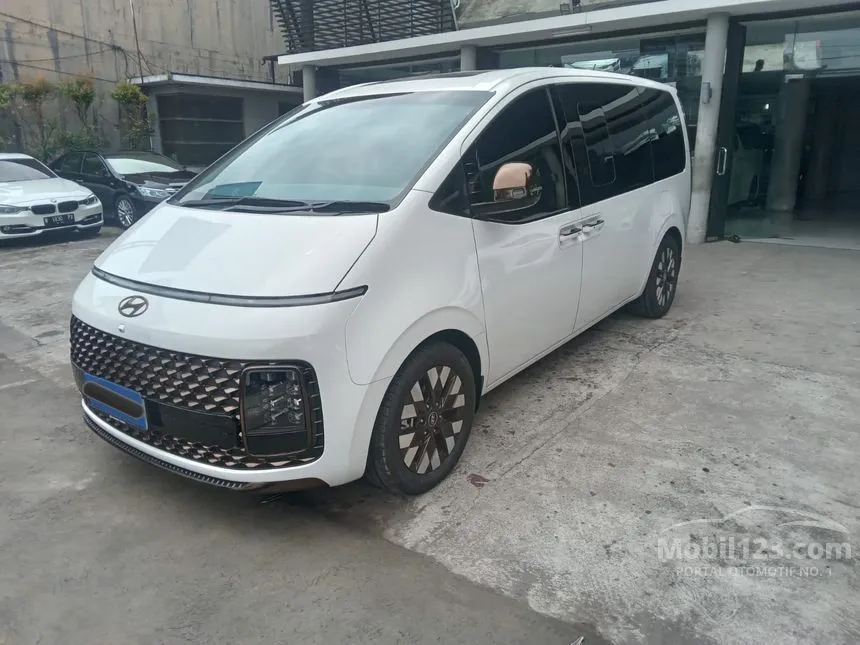 Jual Mobil Hyundai Staria 2022 Signature 9 2.2 di DKI Jakarta Automatic ...