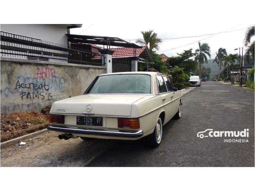 Jual Mobil Mercedes-Benz 200 1972 W115 2.0 di Indonesia (Lainnya ...