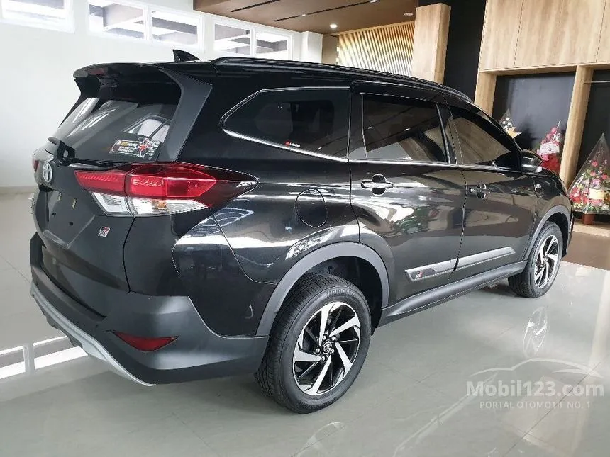 Jual Mobil Toyota Rush 2022 S GR Sport 1.5 di Jawa Timur Manual SUV ...