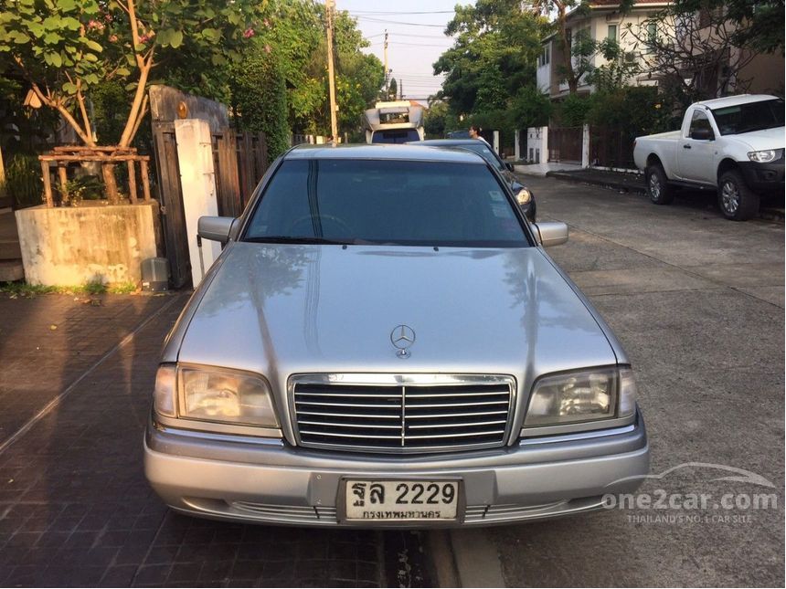 Mercedes-Benz C220 1996 W202 (ปี 93-00) Elegance 2.2 เกียร์อัตโนมัติ สี ...