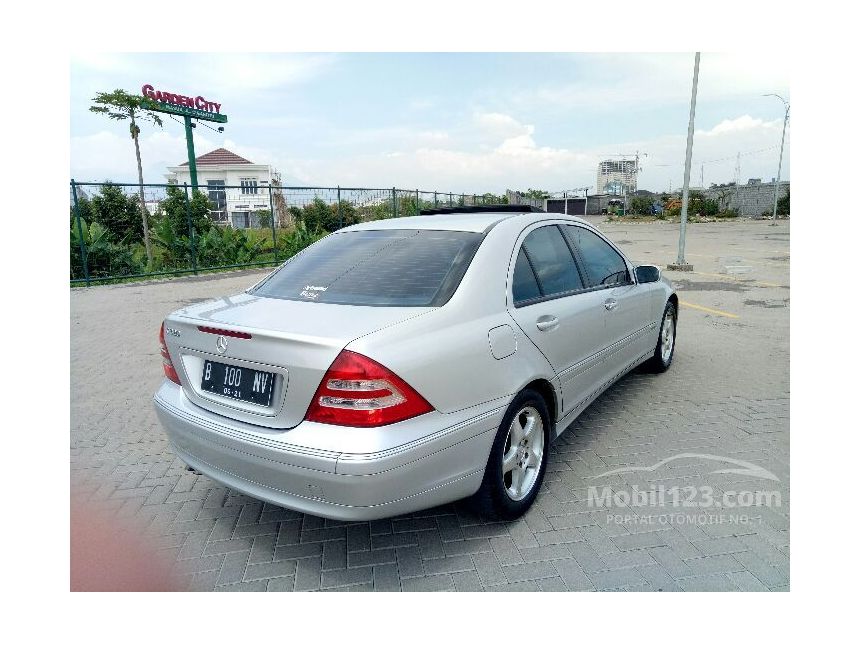 Jual Mobil Mercedes-Benz C320 2001 Avantgarde 3.2 di Jawa Barat ...