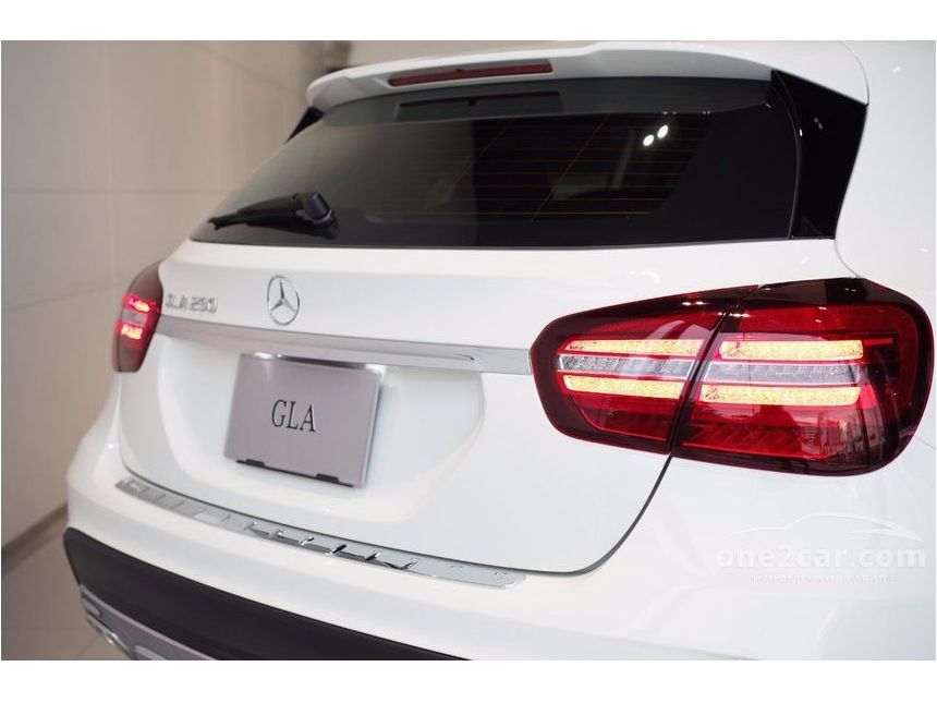 Mercedes-Benz GLA250 2019 W156 (ปี 14-17) AMG Dynamic 2.0 เกียร์ ...