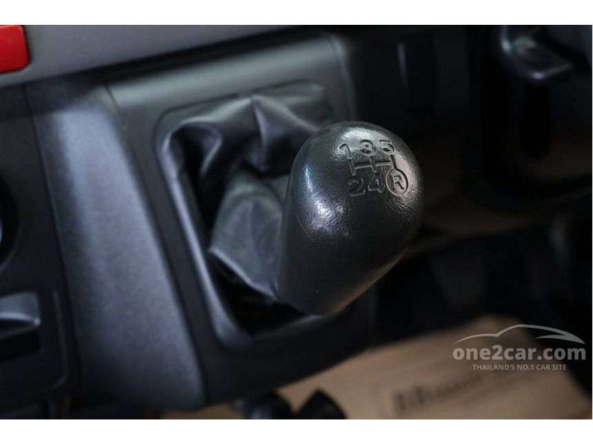 2013 Toyota Hiace 2.5 COMMUTER (ปี 05-16) D4D Van MT for sale on One2car