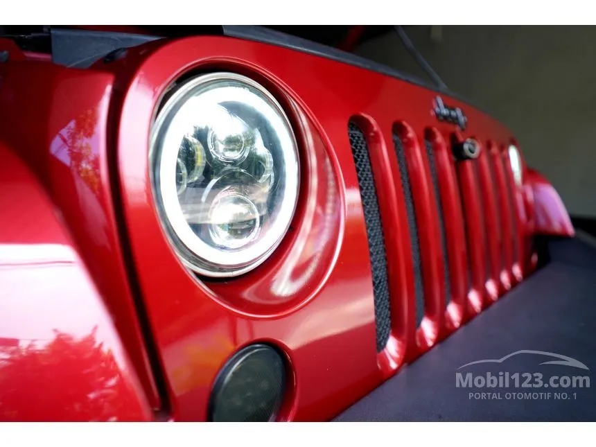 Jual Mobil Jeep Wrangler 2012 Sahara Unlimited 3.6 di Jawa Timur ...