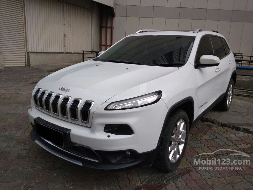 Jual Mobil Jeep Cherokee 2015 Limited 2.4 di DKI Jakarta Automatic SUV ...