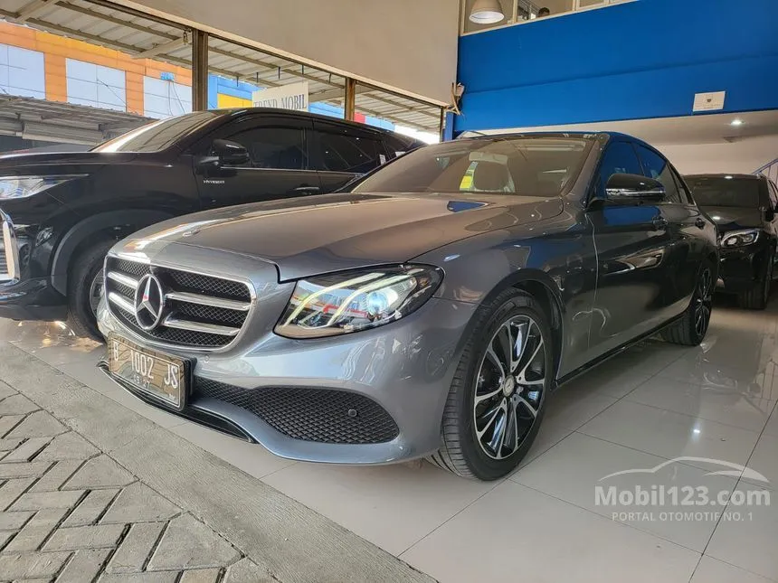 Jual Mobil Mercedes-Benz E300 2016 Avantgarde 2.0 di DKI Jakarta Automatic Sedan Abu-abu Rp 615. ...