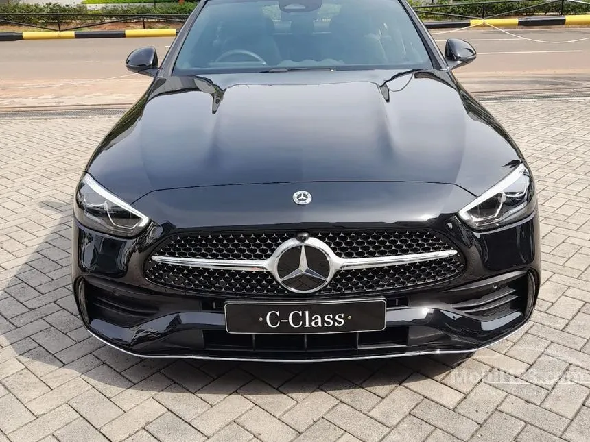 Jual Mobil Mercedes-Benz C300 2023 AMG Line 2.0 di DKI Jakarta ...