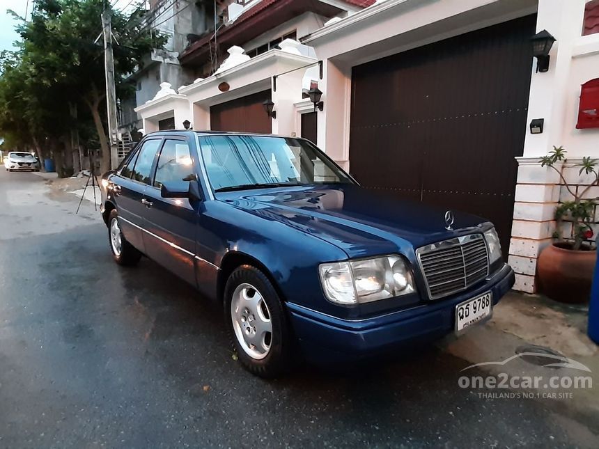 Mercedes-Benz E280 1995 2.8 in ภาคตะวันออก Automatic Sedan สีน้ำเงิน ...