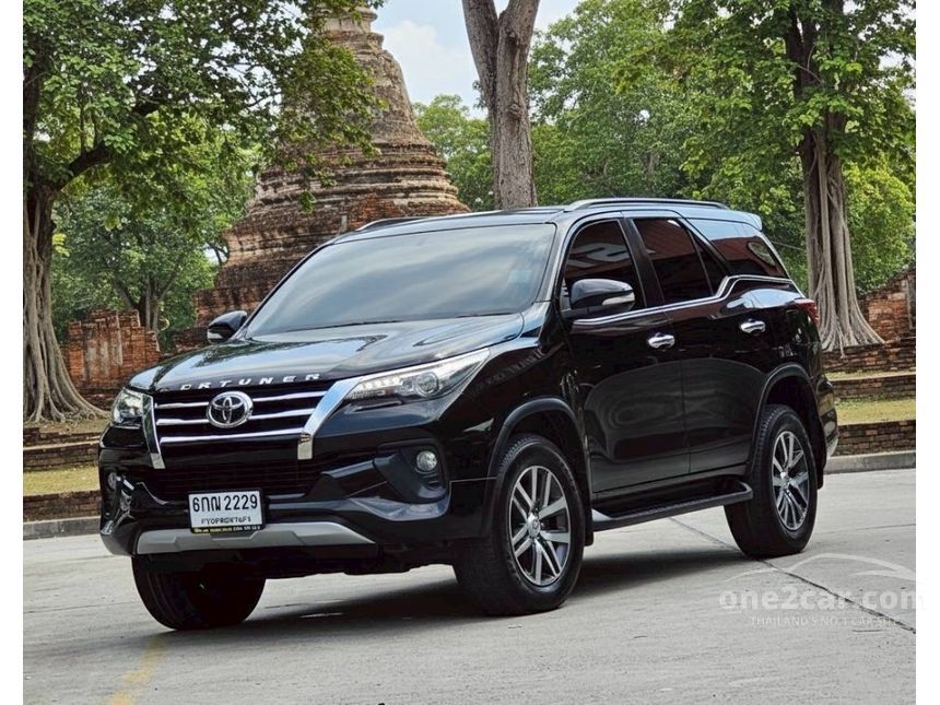 2017 Toyota FORTUNER 2.8 (ปี 15-25) V 4WD SUV for sale on One2car