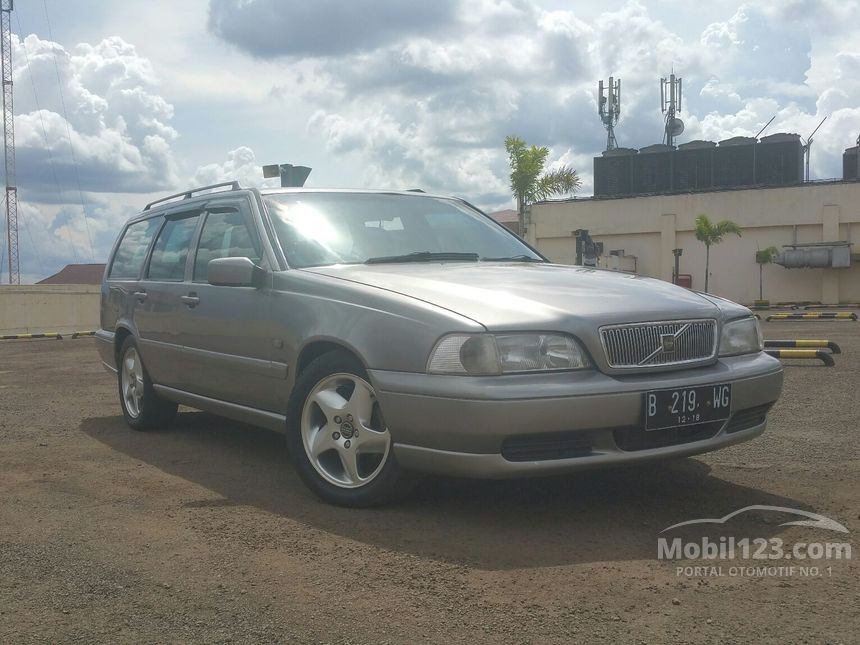 Jual Mobil Volvo V70 1997 2.3 di DKI Jakarta Automatic MPV Minivans Abu-abu Rp 125.000.000 ...
