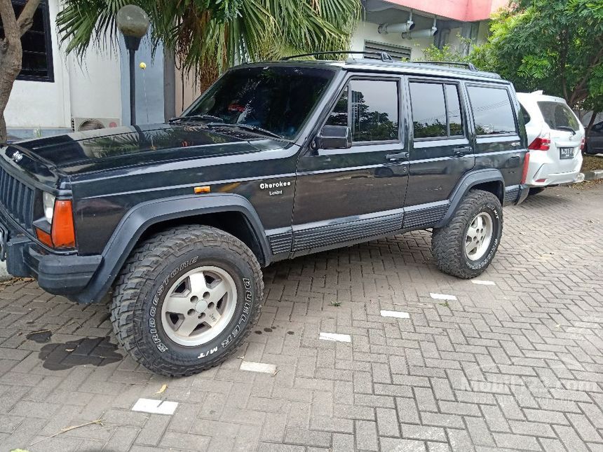Jual Mobil Jeep Cherokee 1997 4.0 di Jawa Barat Automatic SUV Hitam Rp ...