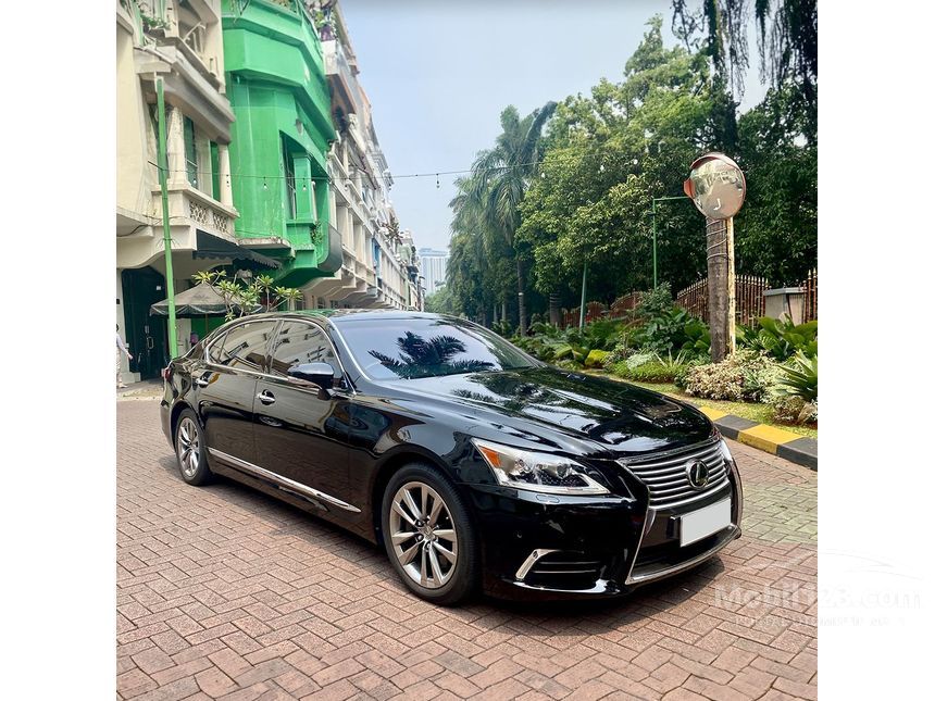 Jual Mobil Lexus LS 460L 2013 4.6 di DKI Jakarta Automatic Sedan Hitam ...