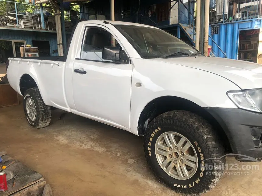 Jual Mobil Mitsubishi Strada Triton 2014 GLX 2.8 di Jawa Barat Manual ...