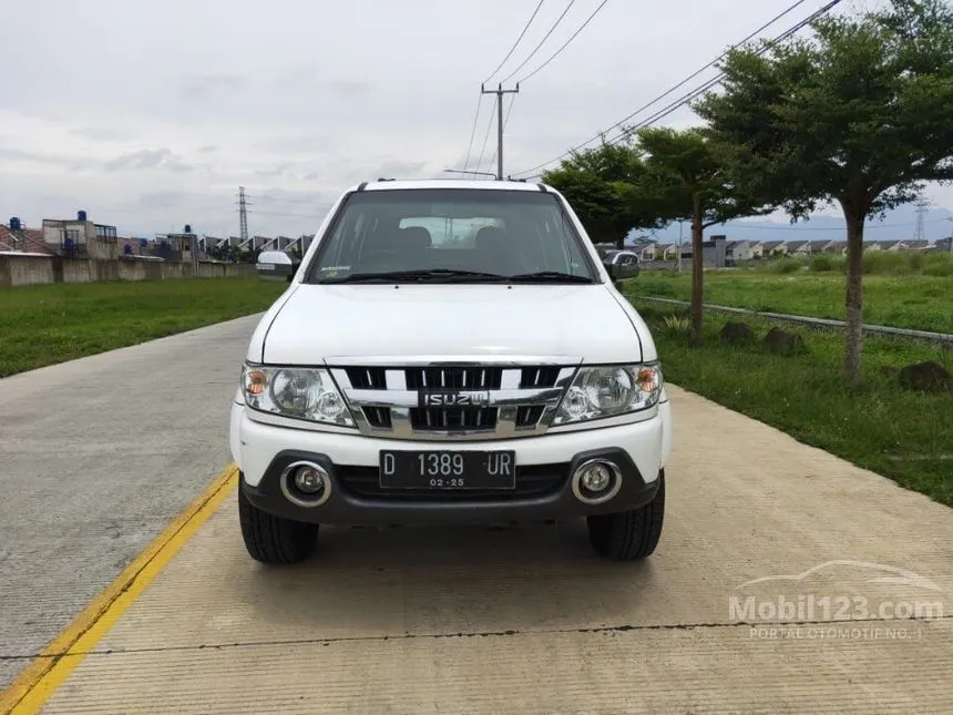 Jual Mobil Isuzu Panther 2015 GRAND TOURING 2.5 di Jawa Barat Manual ...