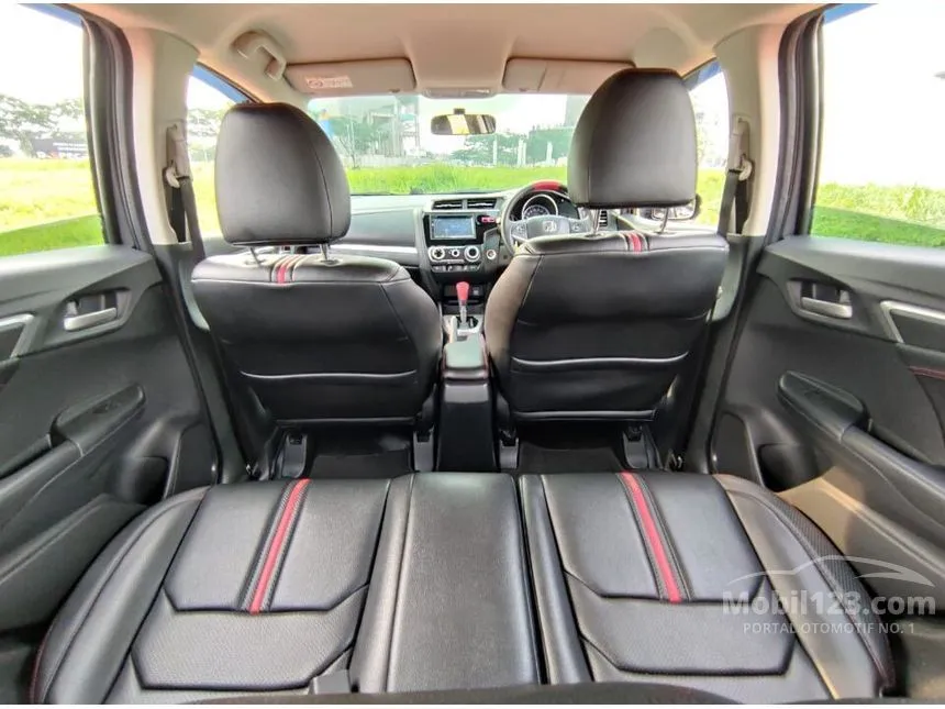 Jual Mobil Honda Jazz 2015 RS 1.5 di Banten Automatic Hatchback Abu-abu ...