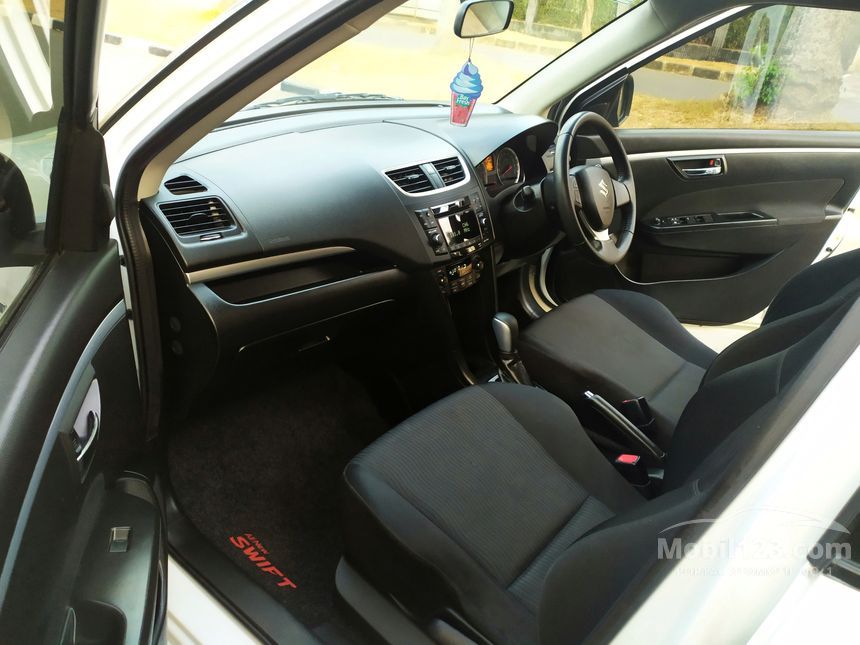 Jual Mobil Suzuki Swift 2015 GX 1.4 di DKI Jakarta Automatic Hatchback ...