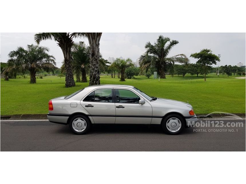Jual Mobil Mercedes-Benz C180 1996 1.8 di Jawa Timur Manual Sedan Abu ...