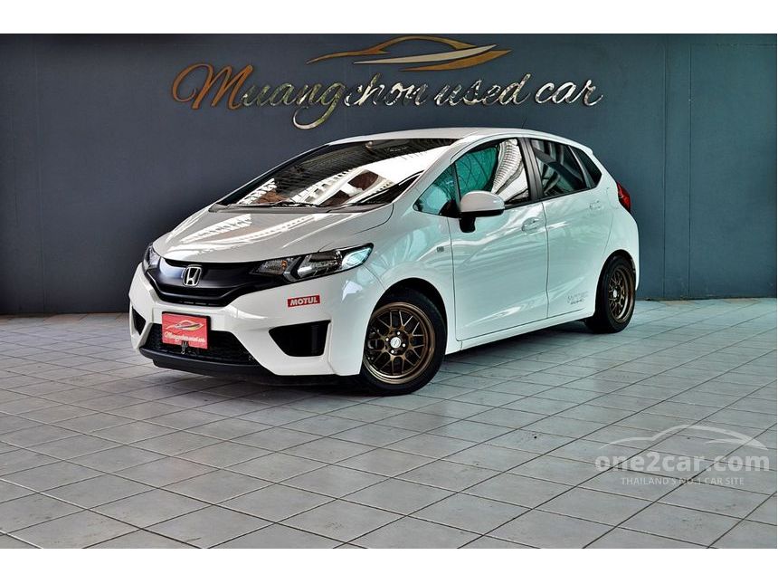 Honda Jazz 2016 S i-VTEC 1.5 in ภาคตะวันออก Manual Hatchback สีขาว for ...