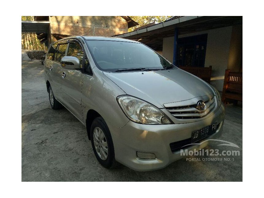Jual Mobil Toyota Kijang Innova 2009 E 2.0 di Yogyakarta Manual MPV ...