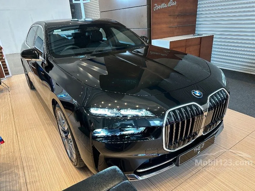 Jual Mobil BMW i7 2023 xDrive60 Gran Lusso di DKI Jakarta Automatic ...