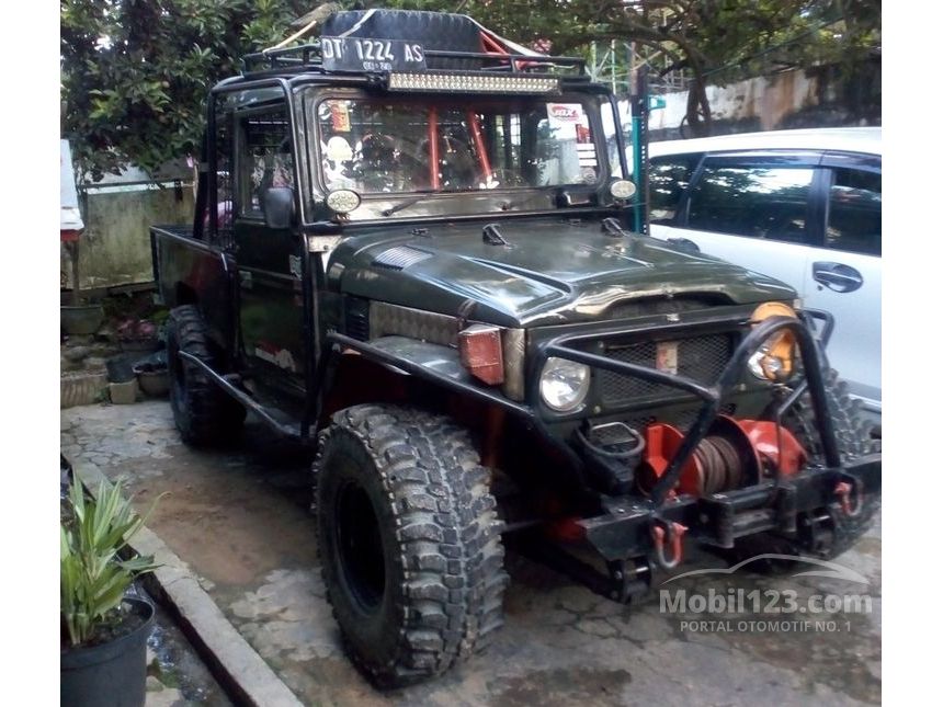 Jual Mobil Toyota Hardtop 1977 Fj40 4.2 Manual 4.2 di Sulawesi Tenggara ...