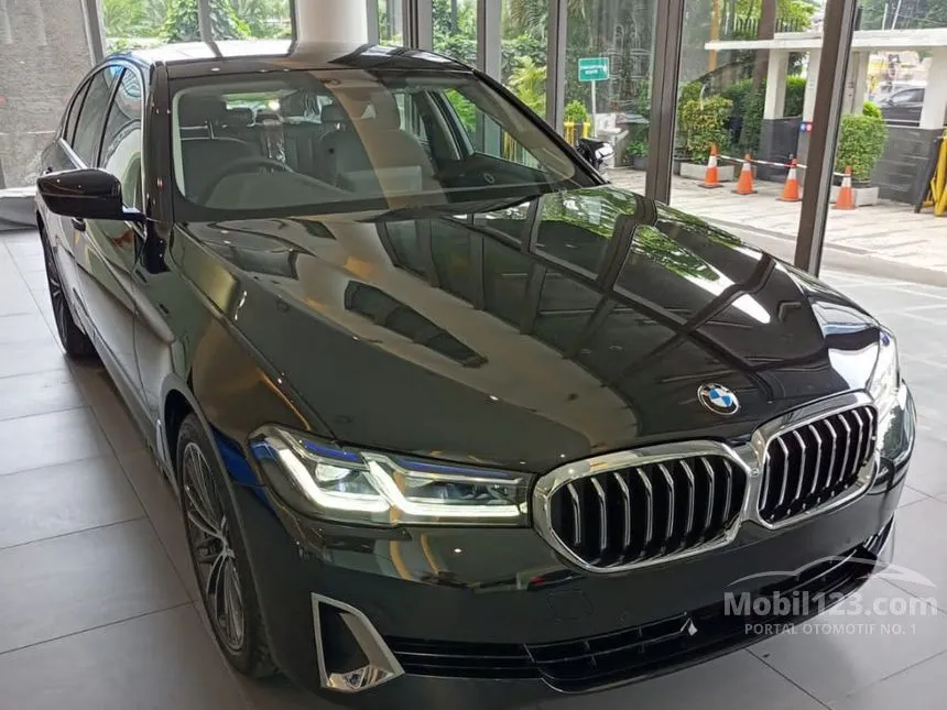 Jual Mobil BMW 530i 2022 Opulence 2.0 di DKI Jakarta Automatic Sedan ...