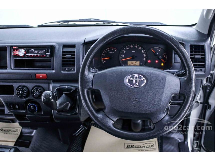 Toyota Hiace 2014 D4D 3.0 in กรุงเทพและปริมณฑล Manual Van สีเทา for ...