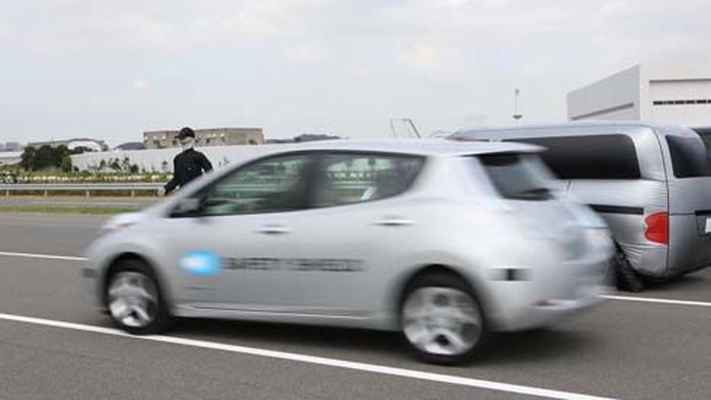 Nissan พัฒนาระบบช่วยเลี้ยวป้องกันการชน Autonomous Emergency Steering ...