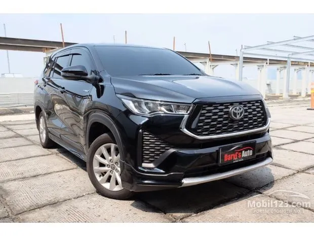 Toyota Kijang Innova Zenix V HV (Premium Color) Bekas di Indonesia ...