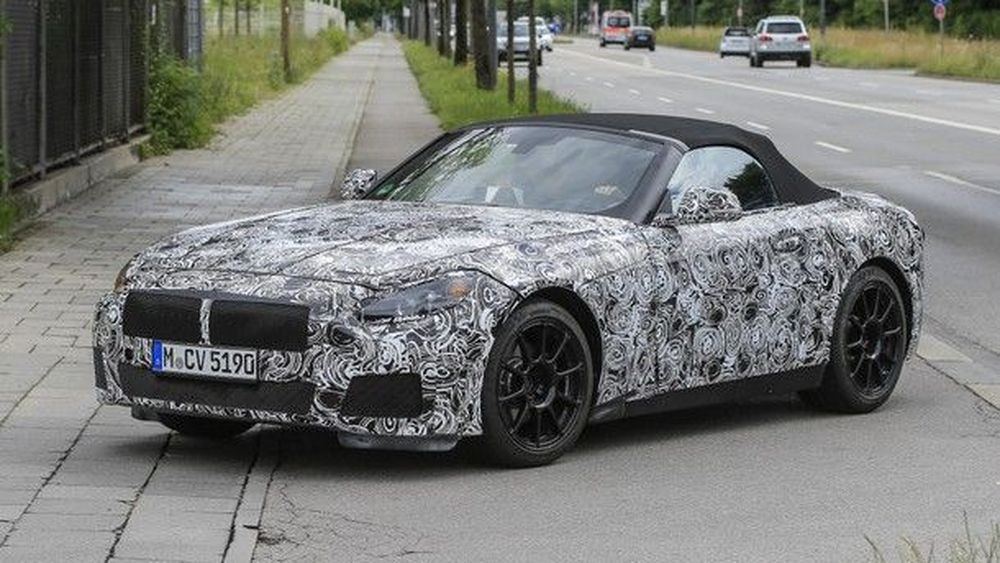 New BMW Z5 สปอร์ตโรสเตอร์พี่ใหญ่รุ่นใหม่ กับการพรางตัวจัดเต็มบนถนน ...