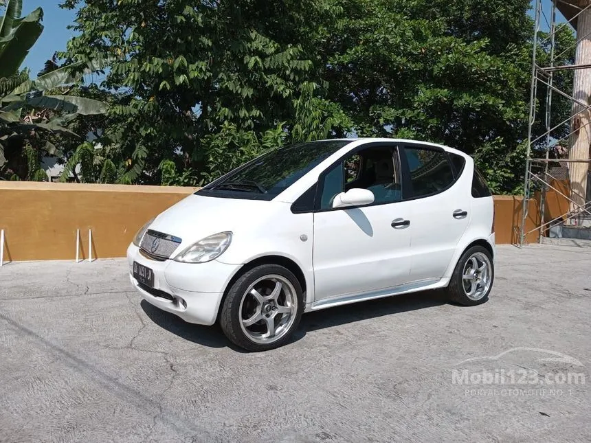 Jual Mobil Mercedes-Benz A140 2001 Classic 1.4 di Jawa Timur Manual ...