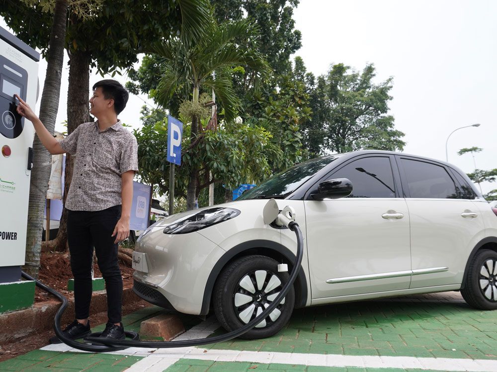 Wuling Sediakan Tempat Cas Mobil Listrik Kilat dengan Port GB/T di 6 ...