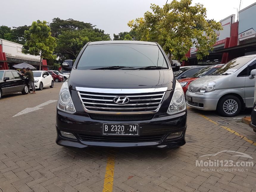 Jual Mobil Hyundai H-1 2011 XG 2.5 di DKI Jakarta Automatic MPV Marun ...