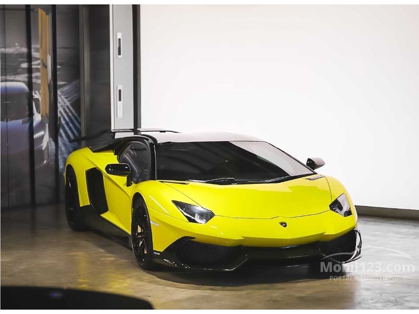 Jual Mobil Lamborghini Aventador 2013 LP720-4 50 Anniversario 6.5 di ...