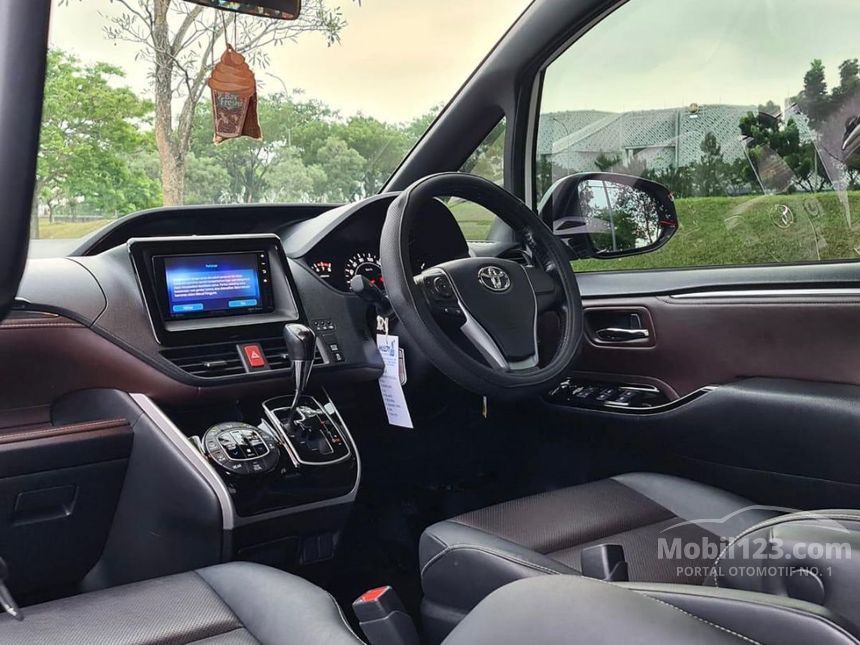 Jual Mobil Toyota Voxy 2017 R80 2.0 di DKI Jakarta Automatic Wagon ...