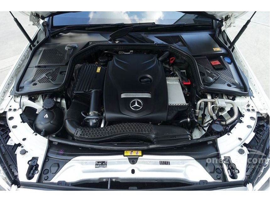 Mercedes-Benz C180 2015 W205 (ปี 14-19) 1.6 เกียร์อัตโนมัติ สีขาว ...