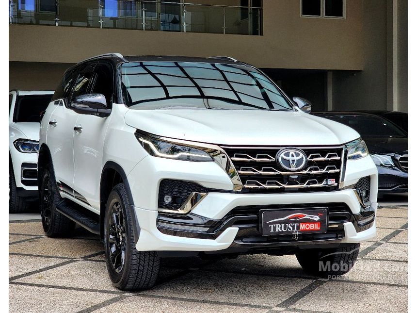 Jual Mobil Toyota Fortuner 2024 GR Sport 4X4 (2 Tone) 2.8 di Jawa Timur ...