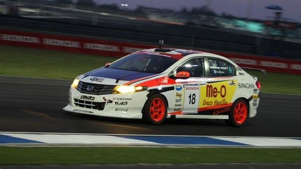 Honda One Make Race 2014 Day Live Night Race ครั้งแรก ณ สนามช้าง ...