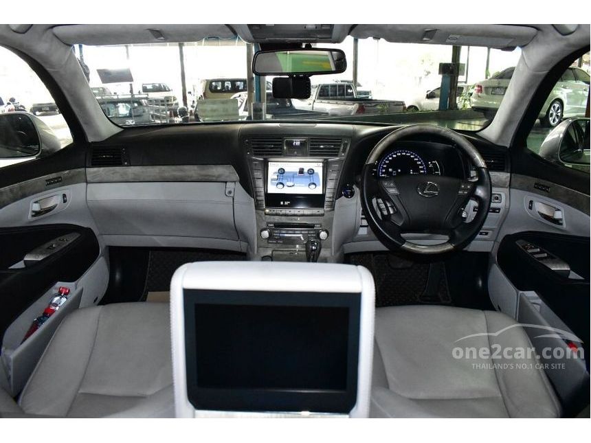Lexus LS600hL 2012 (ปี 10-12) Hybrid 5.0 เกียร์อัตโนมัติ สีเงิน ...
