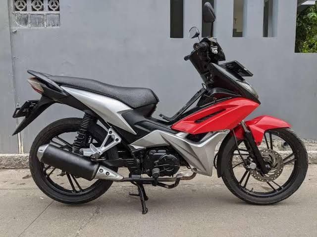 Kelebihan dan Kekurangan Honda Blade 110R Generasi Pertama, Pakai Mesin ...