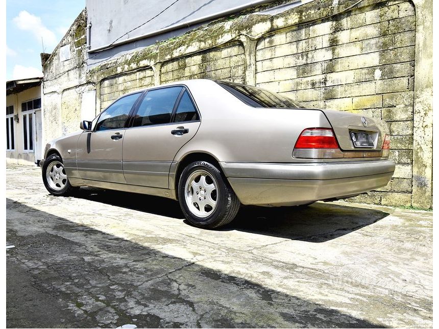 Jual Mobil Mercedes-Benz S320 1998 L6 3.2 Automatic 3.2 di DKI Jakarta ...
