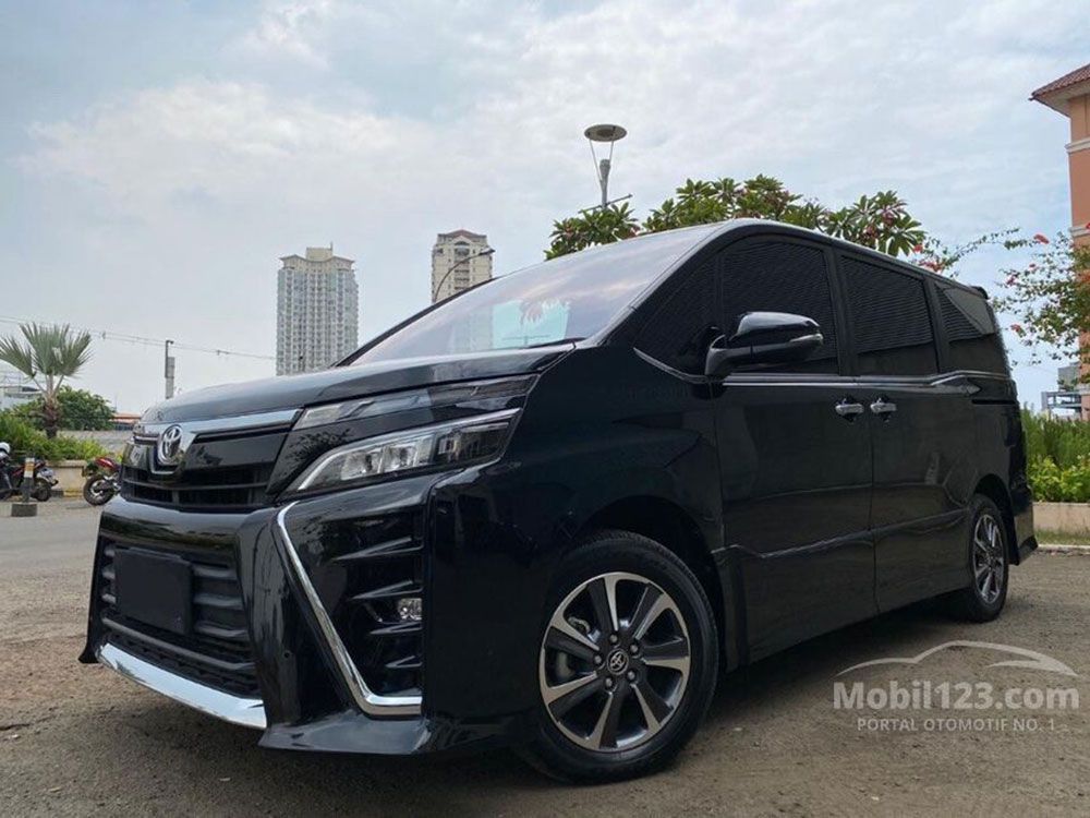 Toyota Voxy Bekas 2019, Baru Jalan 9 Ribu KM Harga Turun Nyaris Rp 100 Juta - Mobil Bekas | Mobil123